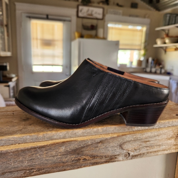 Vionic | Shoes | Vionic Womens Nellie Black Leather Mule Open Back ...